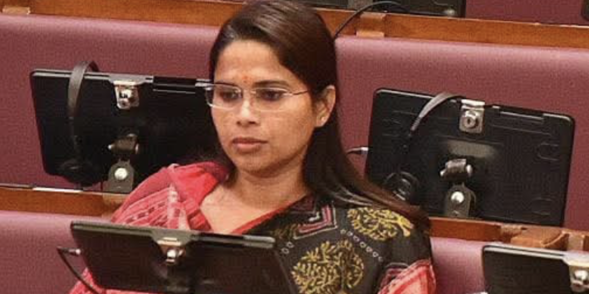 Samajwadi Party Expels MLA Pooja Pal For Praising UP CM Adityanath in ...